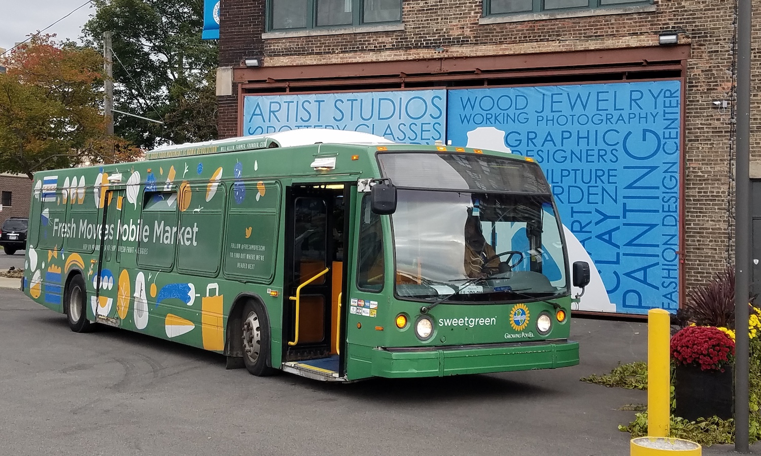 Mobile Markets Improve Fresh Produce Access in Chicago Neighborhoods ...